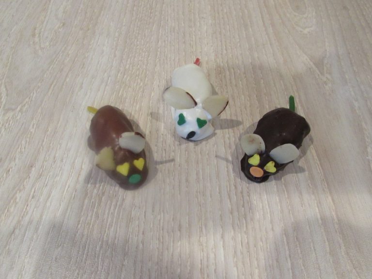 Cookies, Cakes, Pastries, and Chocolates available in State College, PA